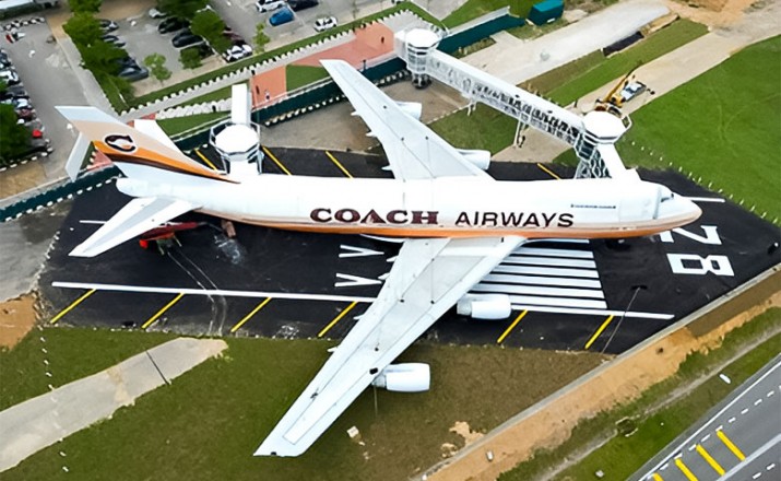 World’s first airplane store - BOEING 747 converted into a retail ...
